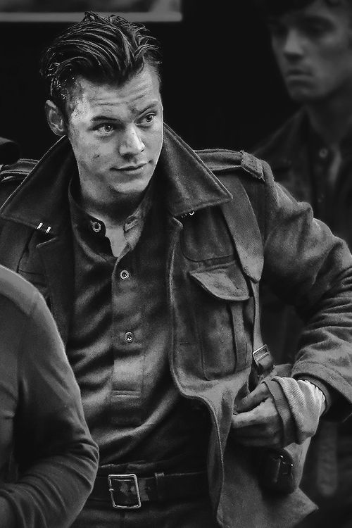 Dunkirk Spoiler Free Review | HeroMachine Character Portrait Creator